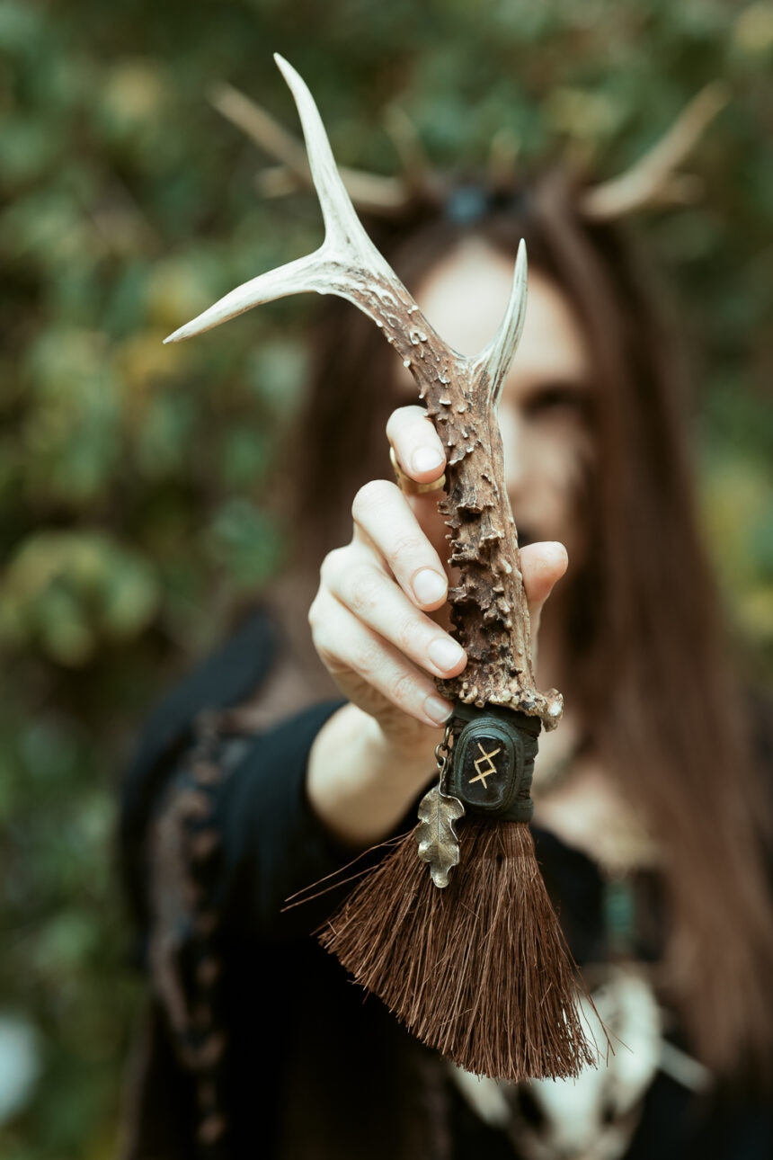 Antler Witch Besom - NEOSHAMANA
